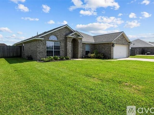 4 BR, 2 BA Apartment 1910 Caroline Avenue, Baytown, TX 77523