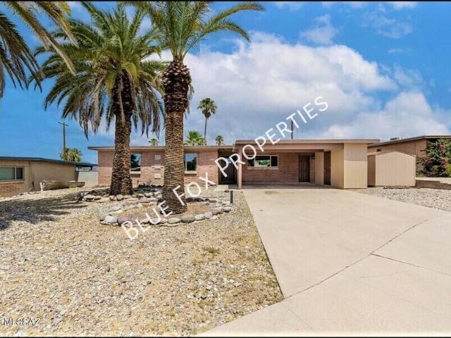 4 BR, 2 BA Apartment 1933 S Palma Place, Tucson, AZ 85710