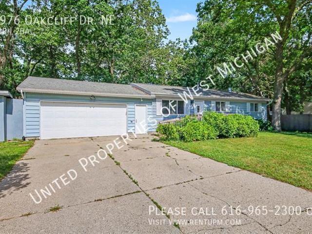 4 BR, 2 BA Apartment 1976 Oakcliff Dr. NE, Grand Rapids, MI 49525
