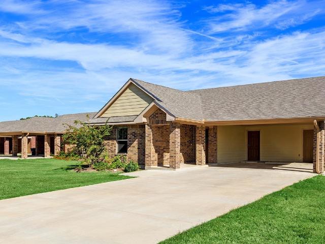 4 BR, 2 BA Apartment 1010 Lavender Drive, Winnsboro, LA 71295