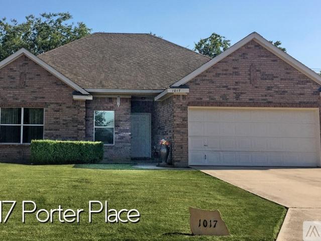4 BR, 2 BA Apartment 1017 Porter Pl, Sanger, TX 76266