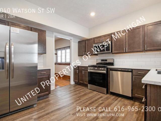 4 BR, 2 BA Apartment 1040 Watson St SW, Grand Rapids, MI 49504
