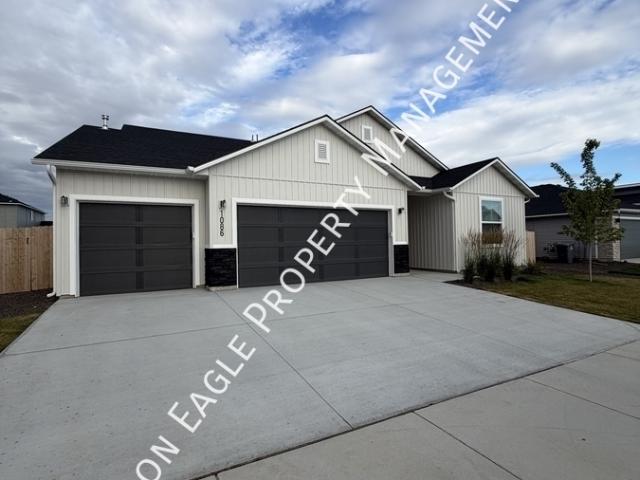 4 BR, 2 BA Apartment 1086 Woods Bog Ct, Middleton, ID 83644