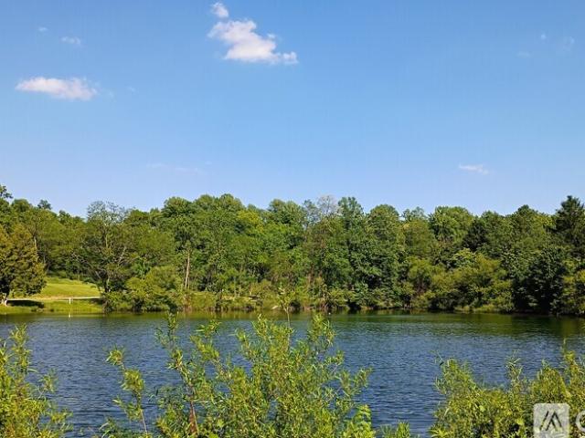 4 BR, 2 BA Apartment 10 Deer Lake, Lewisberry, PA 17339