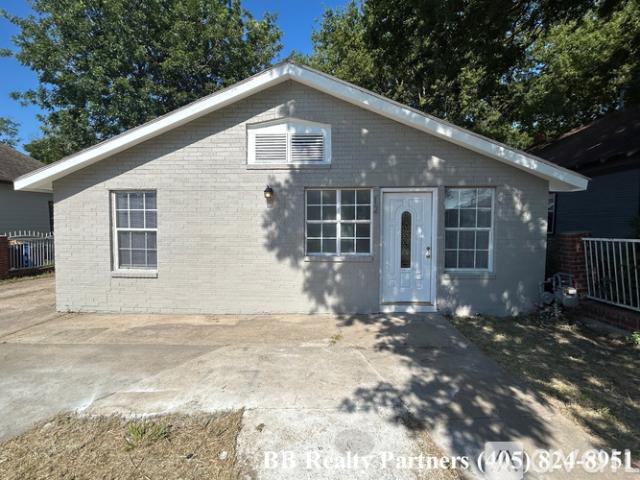 4 BR, 2 BA Apartment 10 S Yorktown Ave, Tulsa, OK 74104