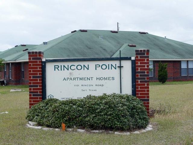 4 BR, 2 BA Apartment 1101 Rincon Rd, Taft, TX 78390
