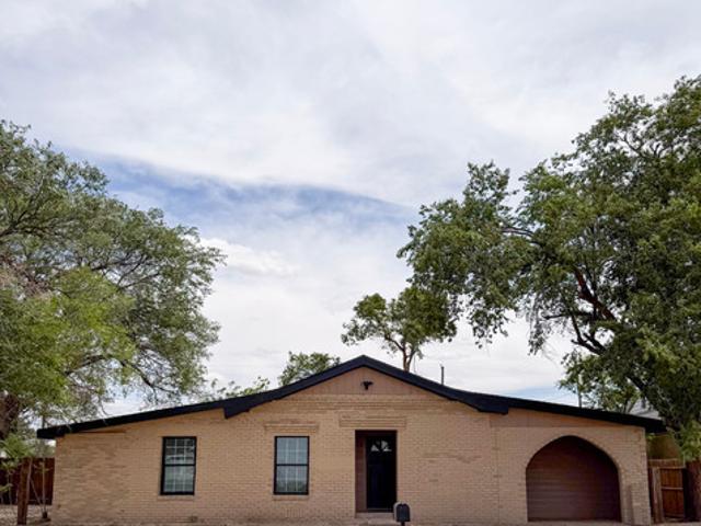 4 BR, 2 BA Apartment 1103 40th Street, Lubbock, TX 79412