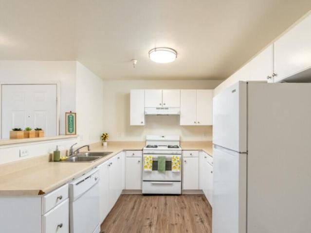 4 BR, 2 BA Apartment 1105 East Avenue Q 4 Unit 314, Palmdale, CA 93550