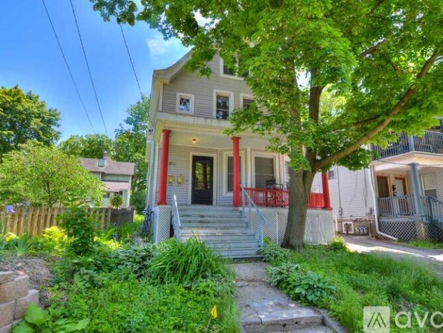 4 BR, 2 BA Apartment 1111 E Gorham St, Unit 2, Madison, WI 53703