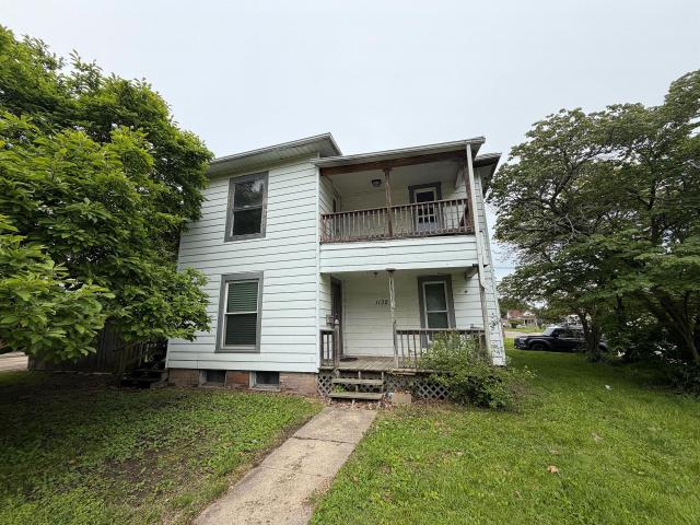 4 BR, 2 BA Apartment 1132 Gilbert, Danville, IL 61832