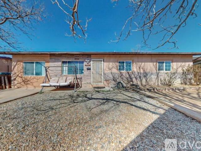 4 BR, 2 BA Apartment 11517 Ralph Avenue Northeast, Albuquerque, NM 87112