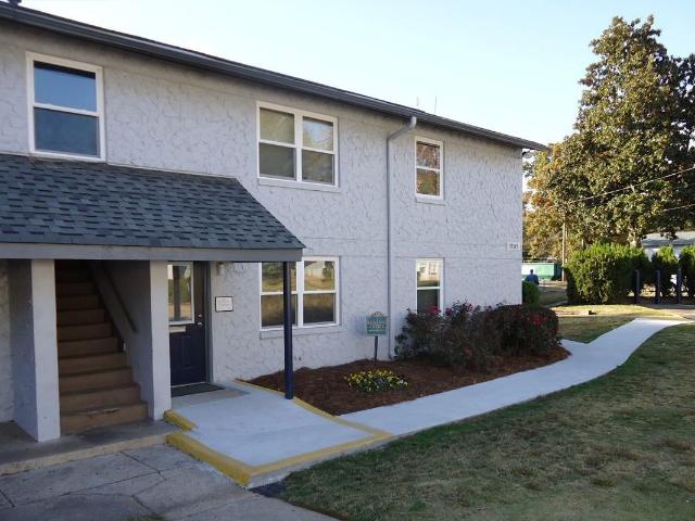 4 BR, 2 BA Apartment 1191 Oakland Lane SW, Atlanta, GA 30310