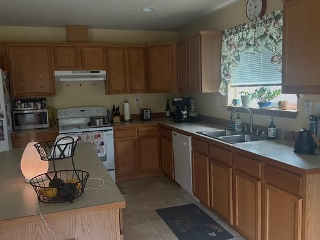 4 BR, 2 BA Apartment 1199 Northwest Redwing Drive, Oak Harbor, WA 98277