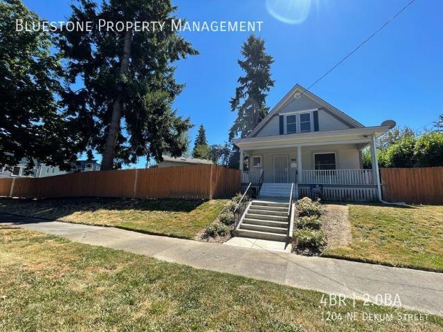 4 BR, 2 BA Apartment 1204 NE Dekum Street, Portland, OR 97211