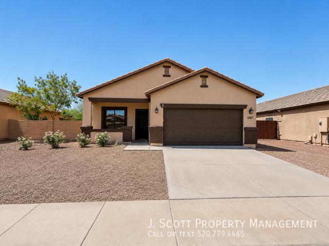 4 BR, 2 BA Apartment 1207 W Carson Rd, Phoenix, AZ 85041