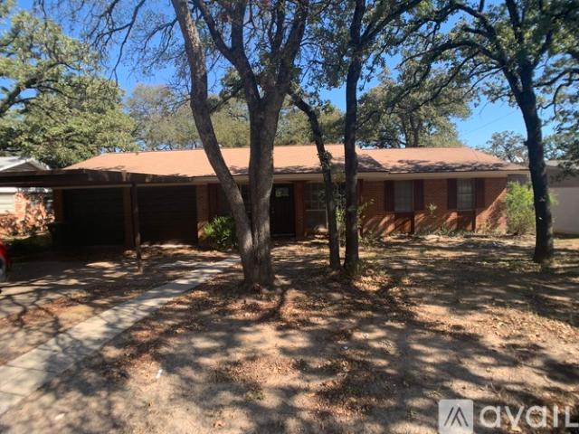 4 BR, 2 BA Apartment 1232 King Dr, Bedford, TX 76022