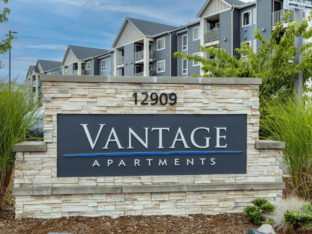 4 BR, 2 BA Apartment 12909 Mukilteo Speedway Unit L201, Lynnwood, WA 98087