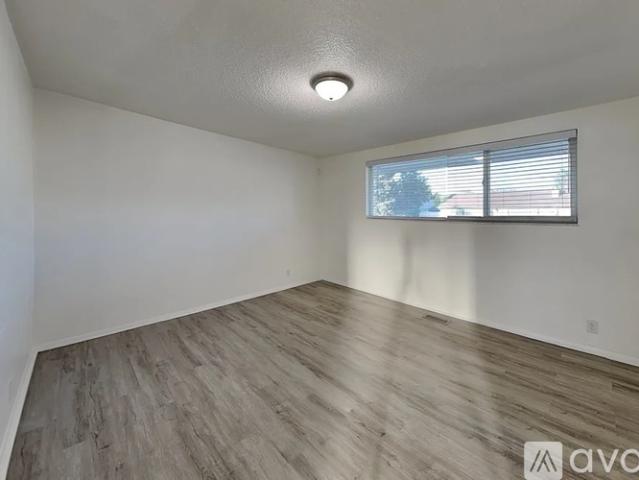 3 BR, 2 BA Apartment 3013 Lincoln St, Franklin Park, IL 60131