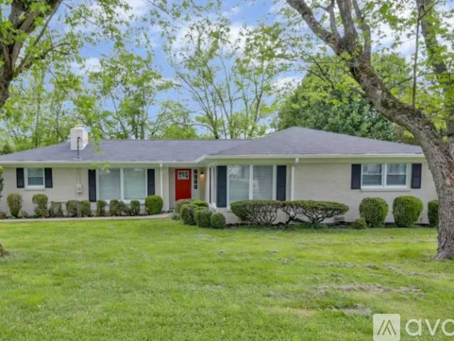 4 BR, 2 BA Apartment 137 Oaks Dr, Gallatin, TN 37066