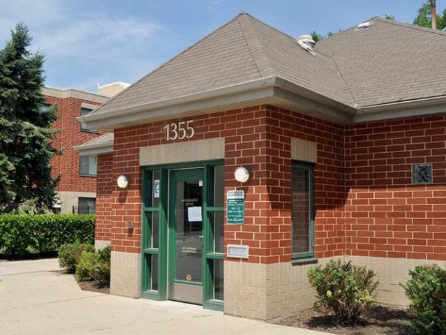 4 BR, 2 BA Apartment 1355 South Blue Island, Chicago, IL 60608