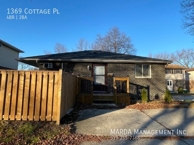 4 BR, 2 BA Apartment 1369 Cottage Pl, Windsor, ON N8S 4H6