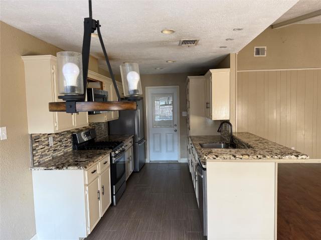 4 BR, 2 BA Apartment 13726 Rampchester Lane, Houston, TX 77015