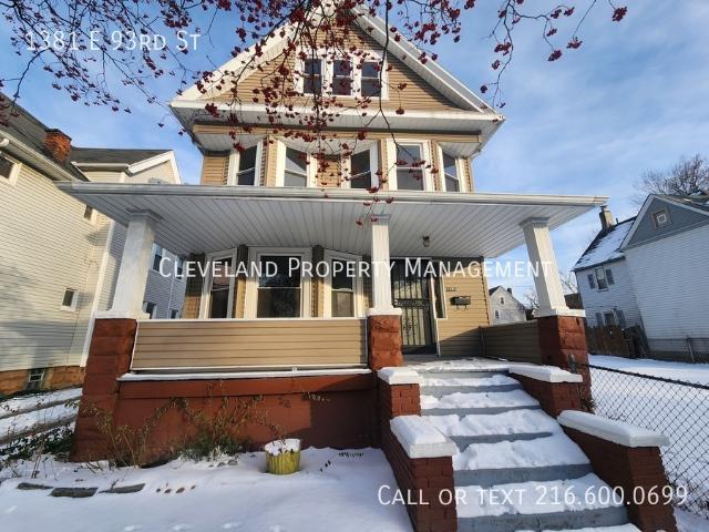 4 BR, 2 BA Apartment 1381 E 93rd St, Cleveland, OH 44106