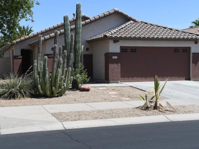 4 BR, 2 BA Apartment 13950 W Maui Ln, Surprise, AZ 85379