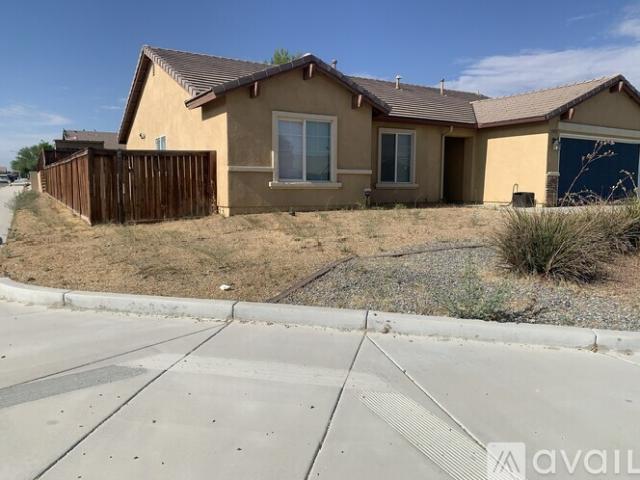 4 BR, 2 BA Apartment 13973 Snowbird Lane, Victorville, CA 92394