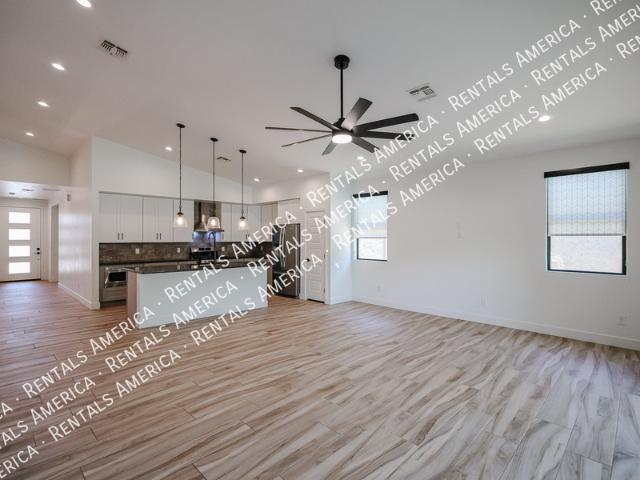 4 BR, 2 BA Apartment 2418 E Amelia Ave, Phoenix, AZ 85016