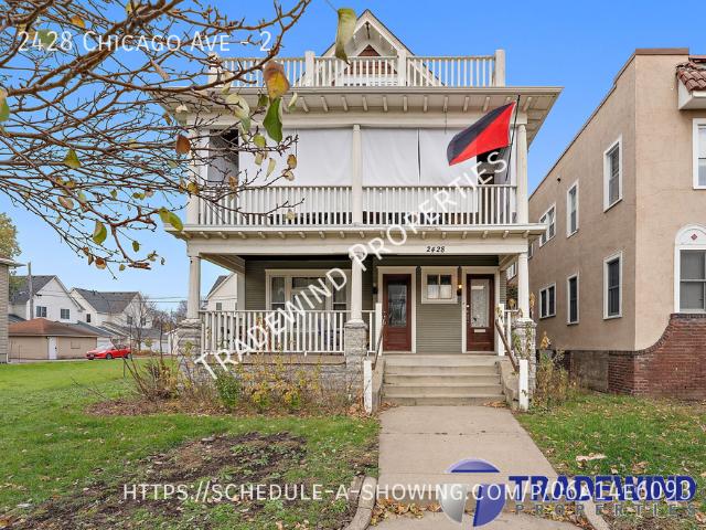 4 BR, 2 BA Apartment 2428 Chicago Ave, Minneapolis, MN 55404