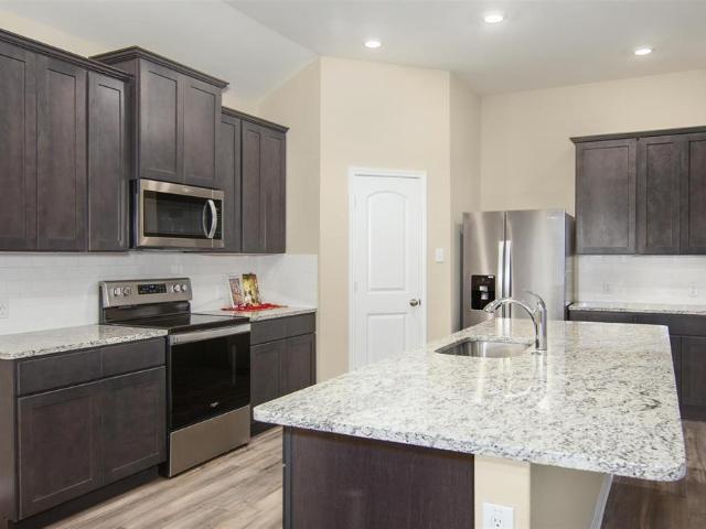4 BR, 2 BA Apartment 248 Enchanted Way, Princeton, TX 75407
