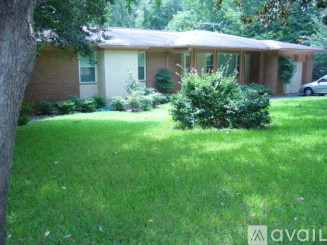 4 BR, 2 BA Apartment 2508 Willamette Road, Tallahassee, FL 32303