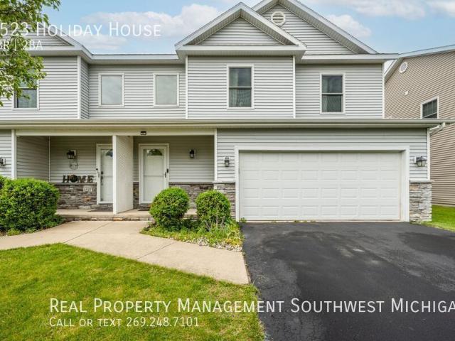 4 BR, 2.5 BA Apartment 2523 Holiday House, St. Joseph, MI 49085