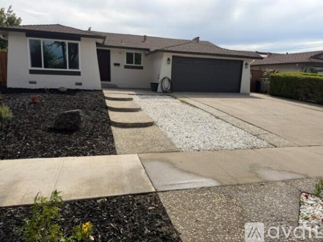 4 BR, 2 BA Apartment 2541 Mc Laughlin Avenue, San Jose, CA 95121
