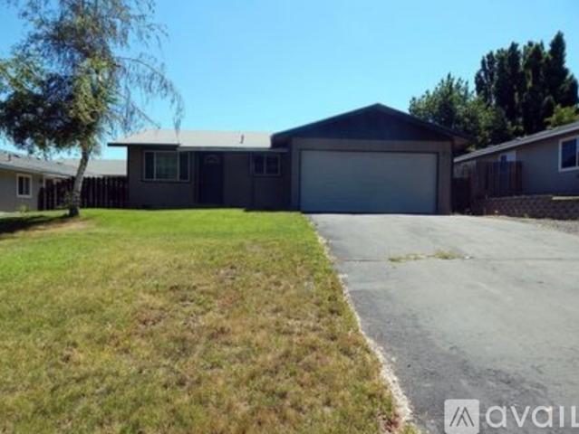 4 BR, 2 BA Apartment 2631 California Ave, Klamath Falls, OR 97601