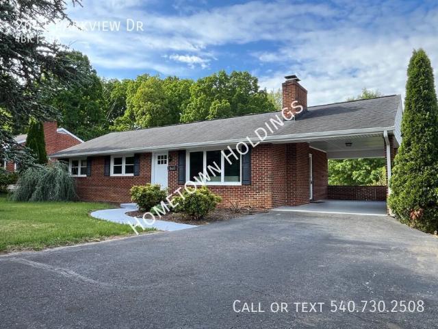 4 BR, 2 BA Apartment 2641 Parkview Dr, Vinton, VA 24179
