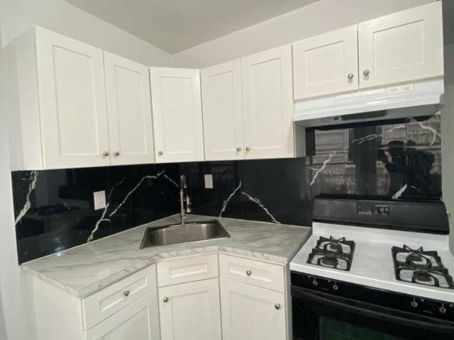 4 BR, 2 BA Apartment 26 Mulberry St, Yonkers, NY 10701