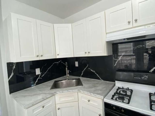 4 BR, 2 BA Apartment 26 Mulberry St, Yonkers, NY 10701