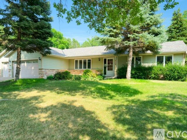 4 BR, 2 BA Apartment 2739 Leyland Trail FURNISHED 4 BR, Woodbury, MN 55125