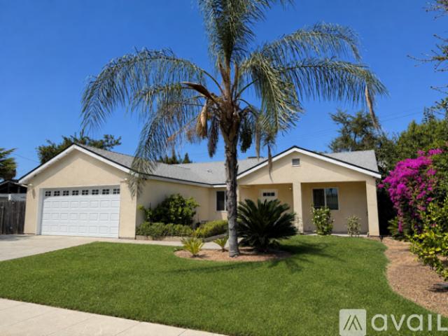 4 BR, 2 BA Apartment 2741 East Dakota Avenue, Fresno, CA 93726