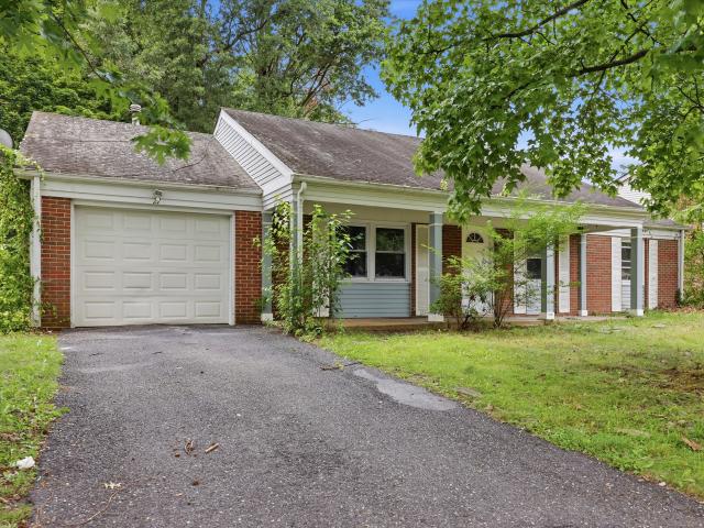 4 BR, 2 BA Apartment 27 Glover Ln, Willingboro, NJ 08046