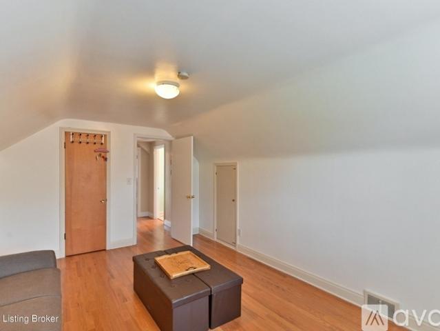 4 BR, 2 BA Apartment 2810 Alice Avenue, Louisville, KY 40220