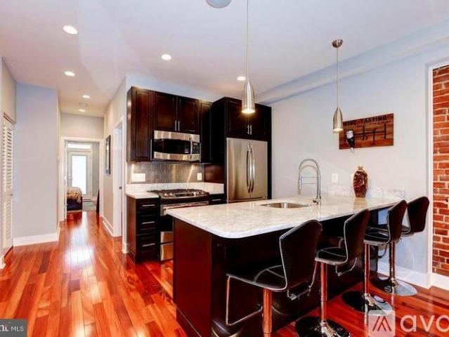 4 BR, 2 BA Apartment 2819 11 Th Street Northwest, Unit #1, Washington, DC 20001