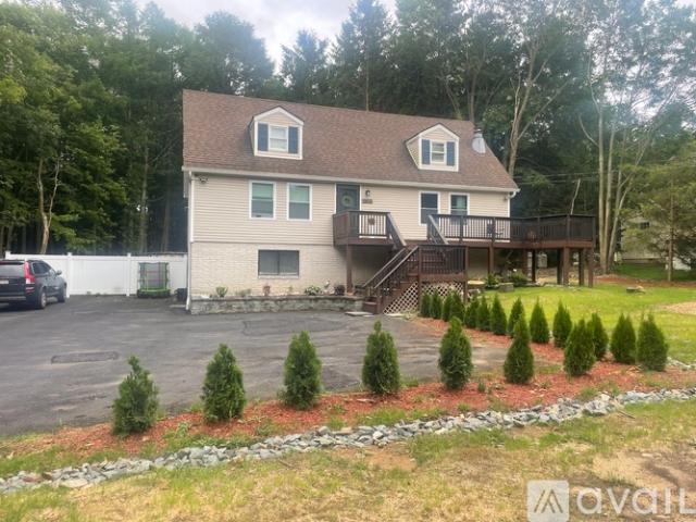 4 BR, 2 BA Apartment 2832 Long Pond Rd, Long Pond, PA 18334