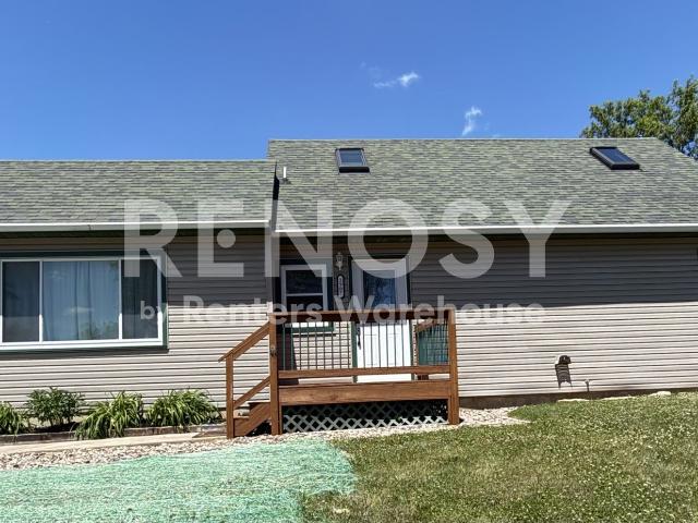 4 BR, 2 BA Apartment 2907 Knollwood Dr SE, Rochester, MN 55904