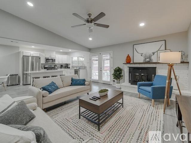 4 BR, 2 BA Apartment 2922 Clover Valley Drive, Garland, TX 75043