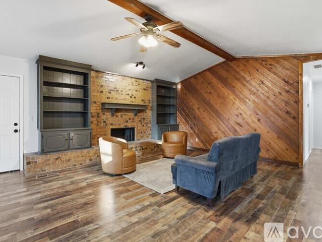 4 BR, 2 BA Apartment 2001 Rushing Springs Trail, Edmond, OK 73013