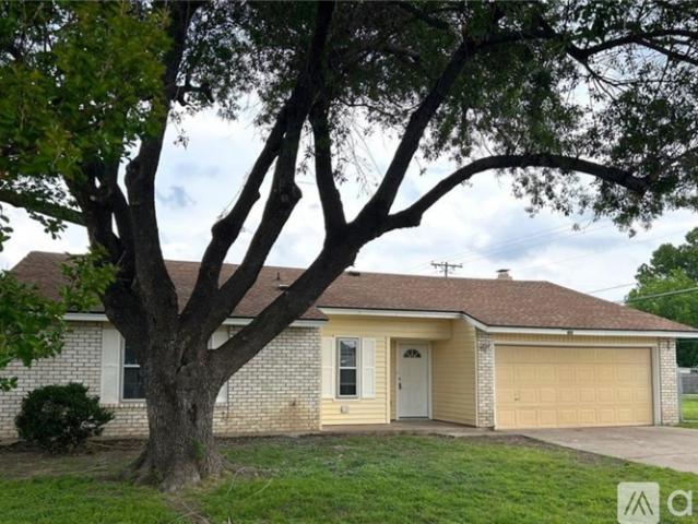 4 BR, 2 BA Apartment 2006 Ruiz Dr, Killeen, TX 76543
