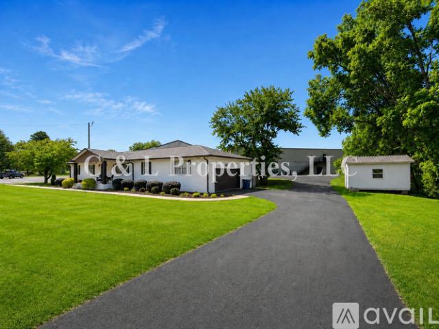 4 BR, 2 BA Apartment 202 Helen St, Rainbow City, AL 35906